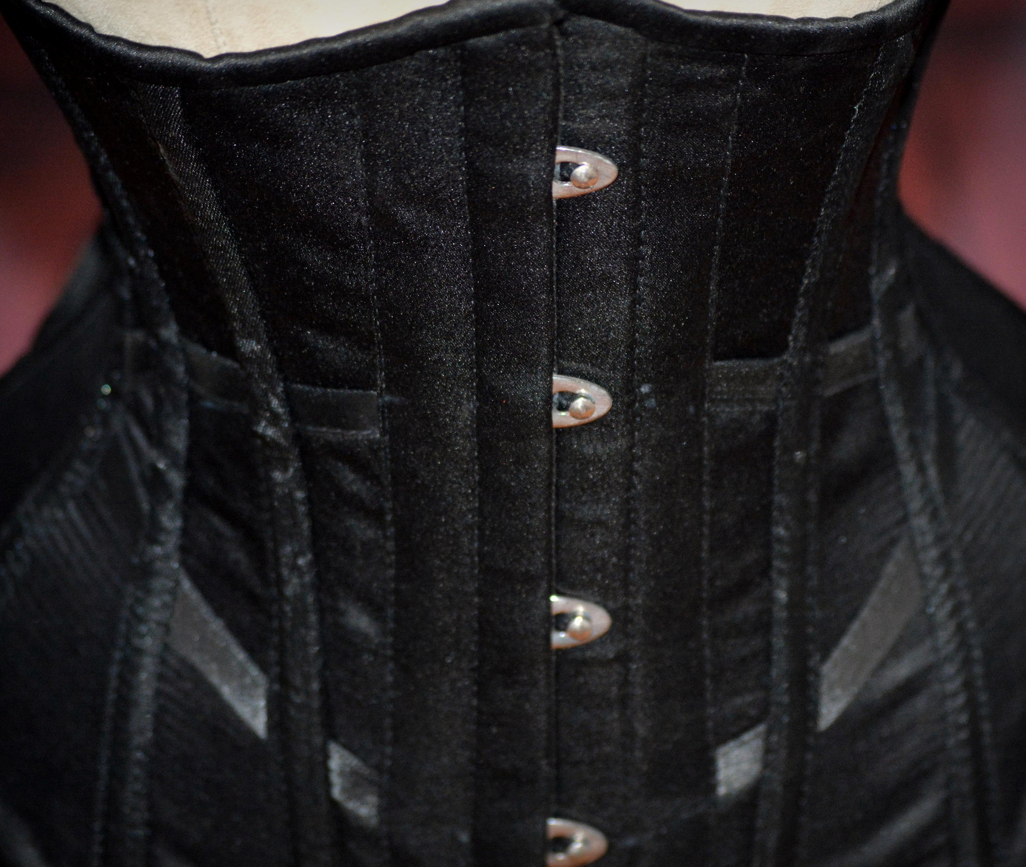 Hourglass made to measures underbust authentic satin corset, only besp ...